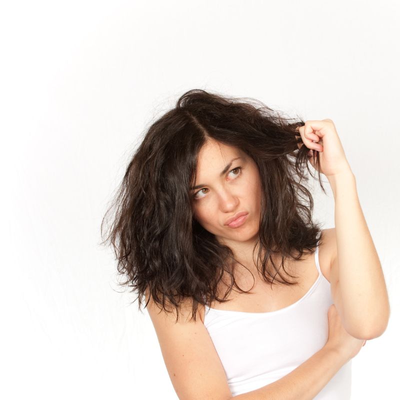 10 Consejos para cabello rizado y ondulado en verano - Naturabiocosmetics